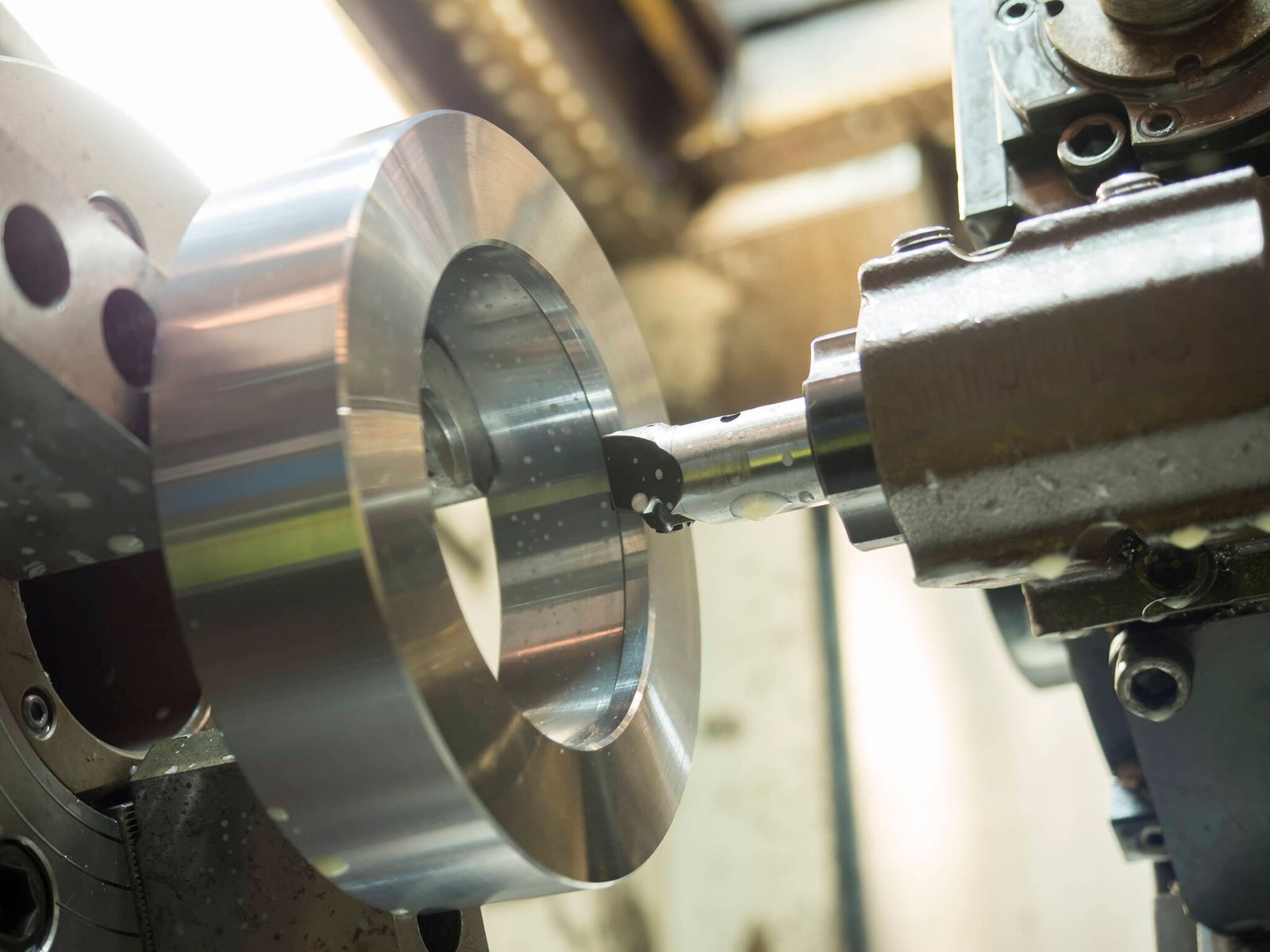 How to reduce the effects of vibration in CNC machining? | STCNC Machining